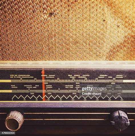 Analog Waveform Photos And Premium High Res Pictures Getty Images