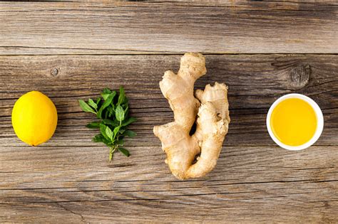 생강 뿌리 레몬 민트와 꿀 재료 나무 배경에 천연 뜨거운 음료 감귤류 과일에 대한 스톡 사진 및 기타 이미지 감귤류 과일 개념 건강관리와 의술 Istock