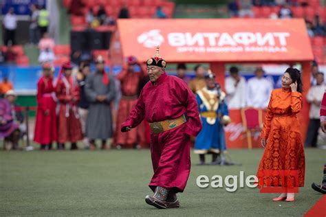 Хөдөлмөрийн баатар Х Баянмөнх Д Сумъяа нарын алдартнууд наадмын нээлтэд оролцлоо