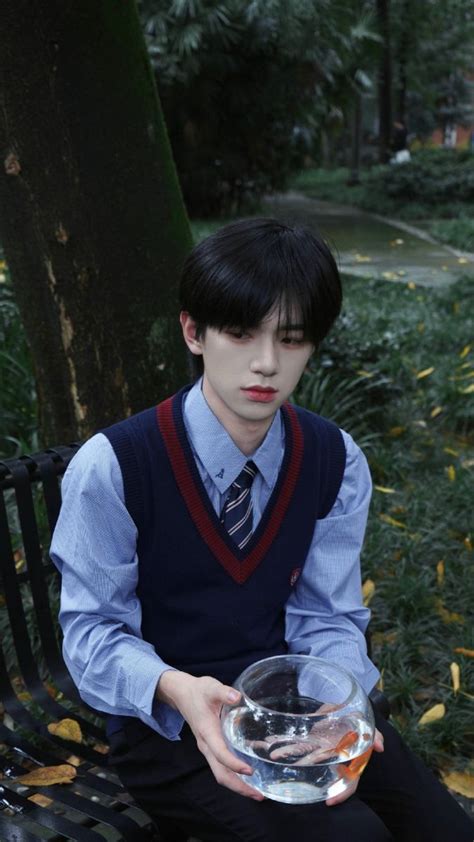 Chinese Boys에 있는 핀