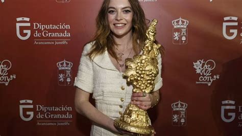 Melis Sezen Spanya Dan D L Ald Zel Pozlar Verdi Buras Sihirli Mistik Bir Yer F Haber