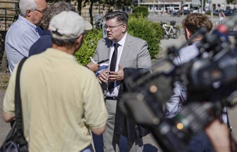 Hamburger Landgericht verschiebt ersten Impfschaden Prozeß gegen Biontech