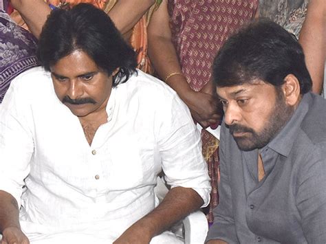 Chiranjeevi Pawan Kalyan Fan War