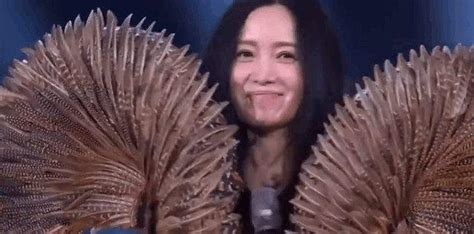 她是最慘天后，被恩師包養打胎自殺，如今年過半百仍美的不可方物 每日頭條
