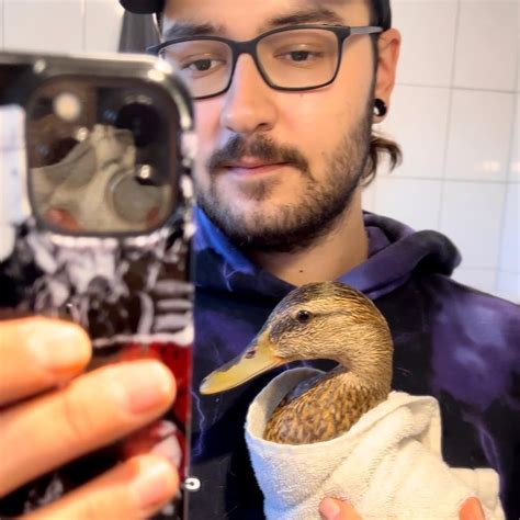 Cuddle Time R Duck