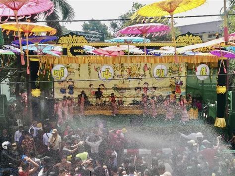 ကျောက်တန်းမြို့နယ်တွင် မြန်မာ့ရိုးရာမဟာသင်္ကြန်ပွဲတော် အကျနေ့တွင် မြို့နယ်ရေကစားမဏ္ဍပ