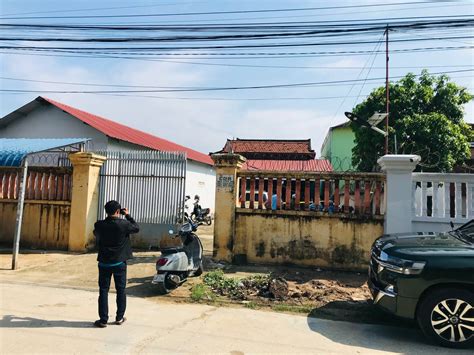 ស្ត្រីម្នាក់ទាញកាំភ្លេីងបាញ់ក្បាលខ្លួនឯងស្លាប់ភ្លាមៗព្រោះភ្លេីងប្រចណ្ឌ សារព័ត៌មាន នគរវត្ត