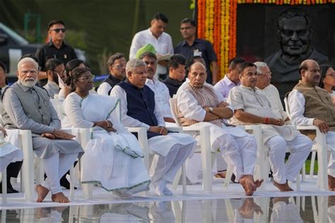 In Pics Prime Minister Narendra Modi Pays Homage To Former Pm Atal
