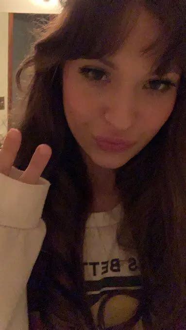 I Just Want My Slave To Love Me My Feet And Worship As If I Was The Last Female On This Planet