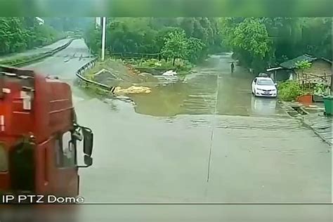 水泥罐车失控恐怖瞬间，监控拍下这揪心的秒钟罐车监控瞬间