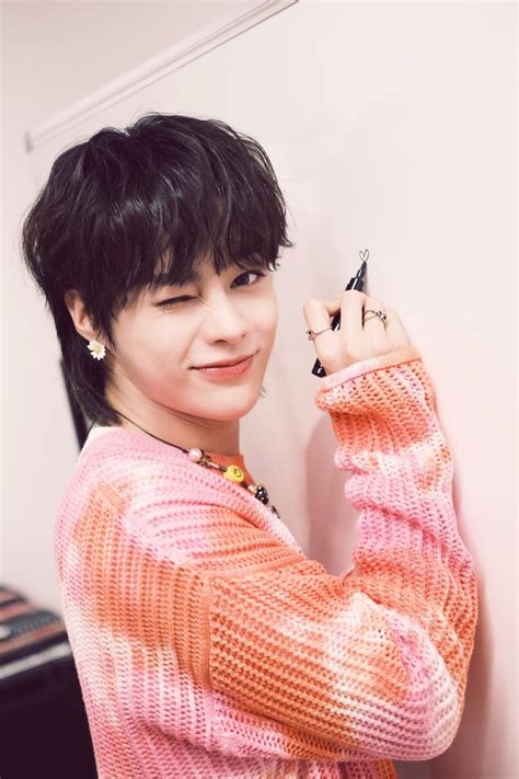 Tempest 템페스트 On Twitter [ 한빈] 오늘도 하트 많이 보내기~ ️🧡💛💚💙💜🖤🤍🤎 ️‍🔥💕💞💓💗💖💝