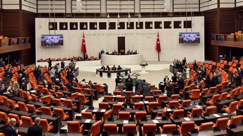 La Coalition Au Pouvoir En Turquie Lakp Et Le Mhp Bloque Lenquête