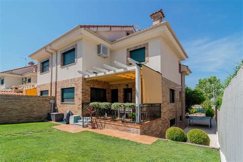 Chalet pareado en Venta en Área de Villanueva de la Cañada Ref 03310