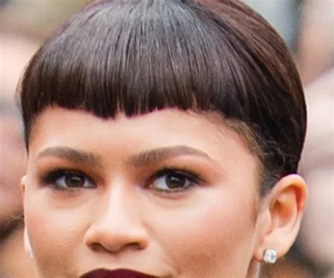 Good Haircuts For Small Foreheads