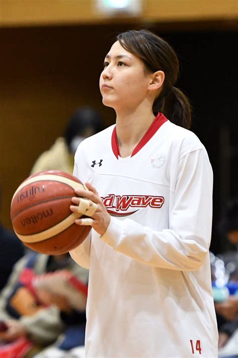 大谷翔平高颜值夫妻照首曝光！ 前篮球员老婆田中真美子一举动低调放闪 星岛加拿大都市网 多伦多
