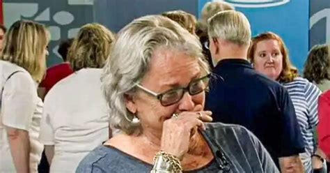 Antiques Roadshow Guest Breaks Down In Tears Over Real Value Of Ugly
