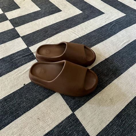 Yzy Slides In Color Flax Minor Weartear In The Depop