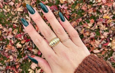 Манікюр на листопад 2024 свіжі ідеї дизайнів для нігтів з осіннім настроєм Читайте на Ukr Net