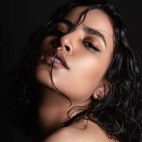 Hungry Eyes Mint Pictures