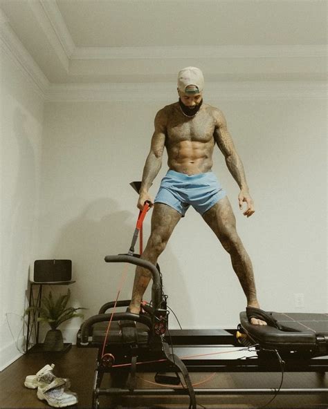 Pin On Obj Beckham Jr Odell Beckham Jr Black Muscle Men
