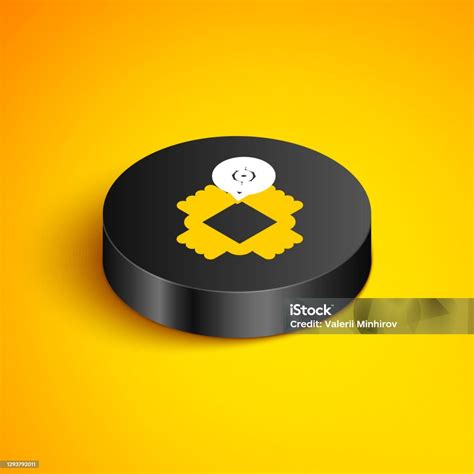 노란색 배경에 격리된 등색 라인 프로세서 및 기어 아이콘 Cpu 칩 서비스 개념 앱 조정 설정 옵션 유지 보수 수리 수정 검은 색 원 버튼 벡터 3차원 형태에 대한 스톡