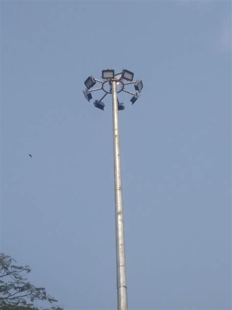 25 Feet Mild Steel Single Arm High Mast Lighting Pole For Highway At