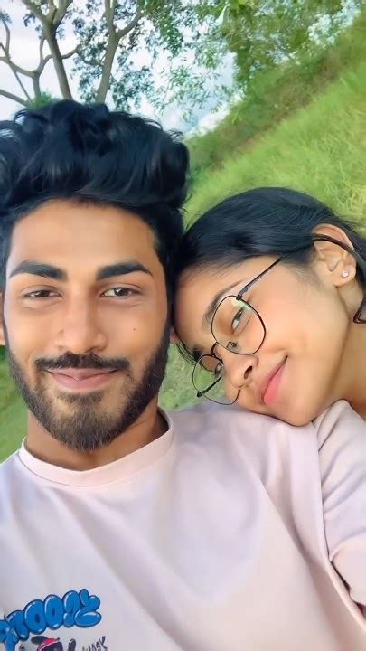 දෙවියෝ නිදහසේ මවපු කපල් 😍 Youtube