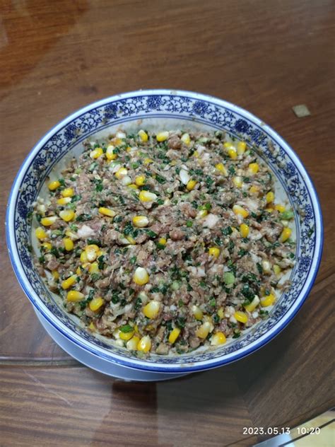 【美味的甜玉米猪肉包子馅的做法步骤图】小平凡食为天1342下厨房