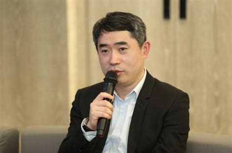 叶亮简历罗兰贝格执行总监叶亮受邀参会演讲活动家