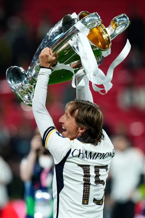 Official Luka Modric Renews Contract With Real Madrid Till 2025