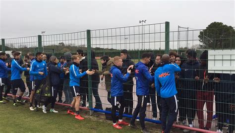 Ligue 1 J23 La Parole Aux Supporters Avant Le Derby Nîmes
