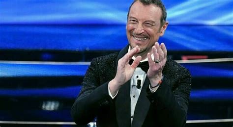 Sanremo 2023 Amadeus E La Gaffe Con I Superospiti Al Bano Massimo