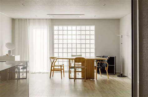 소재와 공간에 집중한 미니멀 하우스｜여성동아