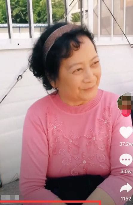 75岁“观世音”左大玢近照曝光，穿着朴素笑容和蔼，依然很年轻