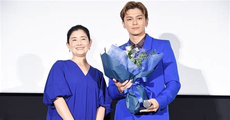 眞栄田郷敦、“両親”石田ひかりandずん・やすのサプライズ登場に感激「泣きそうになりました」 マイナビニュース