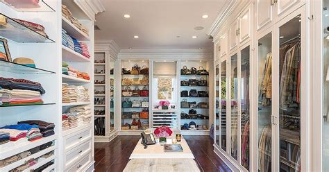 Luxury Walk In Closets