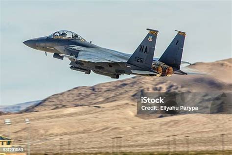 F 15 이글 수행하는 동안 Flyby 에비에이션 국가 At Nellis Afb 전투기에 대한 스톡 사진 및 기타 이미지