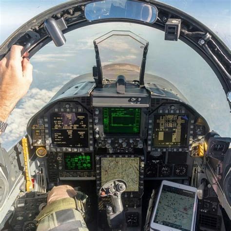 Pin Oleh Rodolpho Vinicius Di Flight Deck
