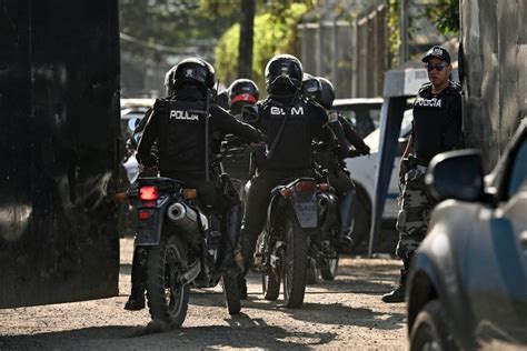 Atacan a tiros oficinas de la fiscalía en Ecuador