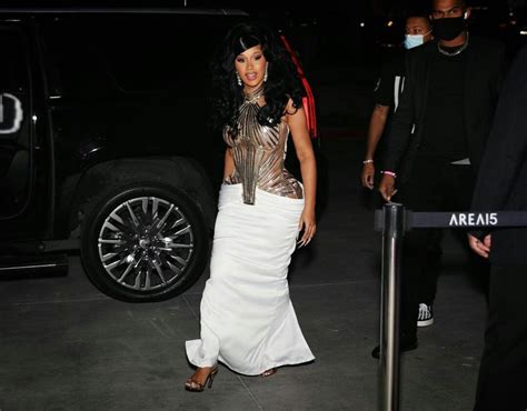 Pin By ʟᴀɪɴᴇ🌙 Silv On My Love Cardi B♥️ Cardi B Cardi Fashion