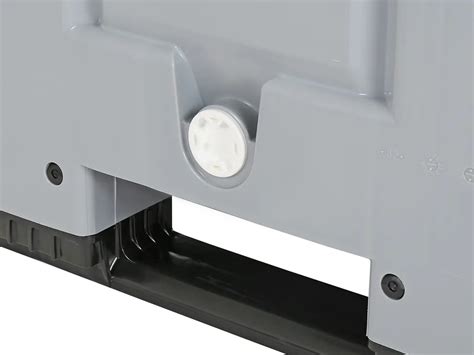 2 Flush Screw Plug For Plastic Pallet Boxes Installation On The Long