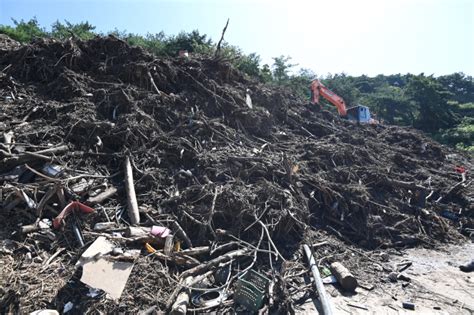 폭우에 밀려온 해양쓰레기 7626t 지자체들 ‘수거 전쟁 문화일보 Munhwa