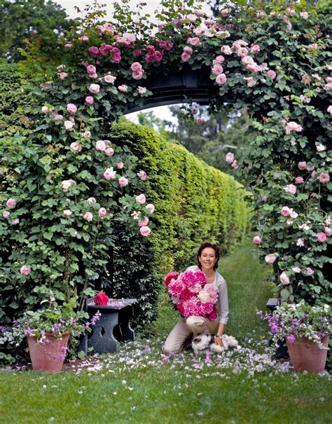 Carolyne Roehms Tips For Growing A Gorgeous Garden Architectural Digest