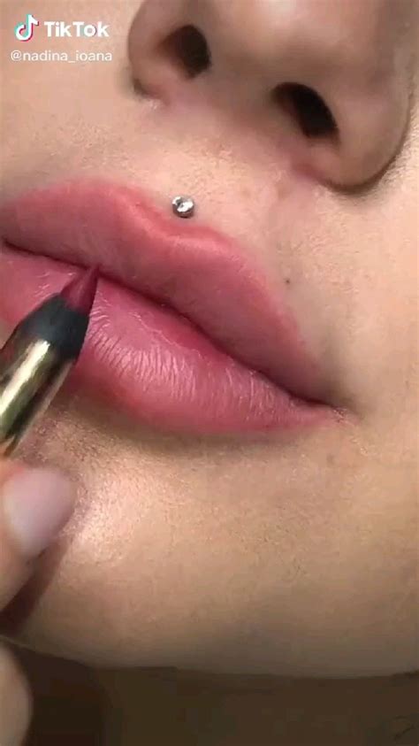 Lip Gloss Red Lips Lips Art Makeup Looks Everyday Lip Makeup