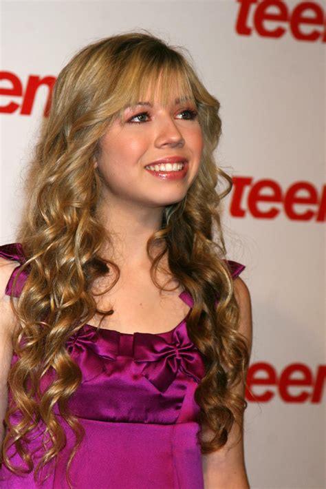 Jennette Mccurdy Arriving At The Teen Vogue Young Hollywood Party At