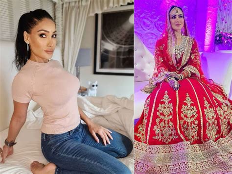 Sofia Hayat On Sana Khan Sofia Hayat Slams People On Spirituality