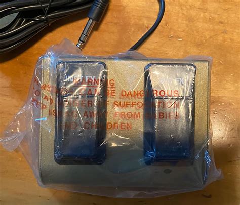 Behringer Fs112acx Footswitch Reverb