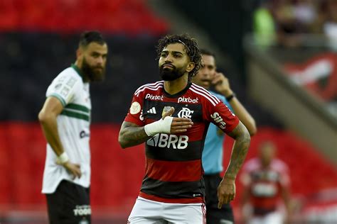 Flamengo inicia conversas por renovação de contrato de GabigolJogada