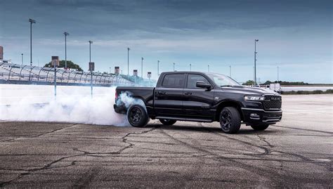 Hemi Madness Buyers Race To Plunk Down Cash As V 8 Returns To Ram 1500