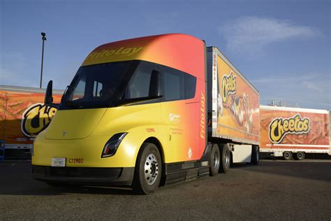 Tesla Unloads New Semi Details Variants Efficiency Fleet Data So Far